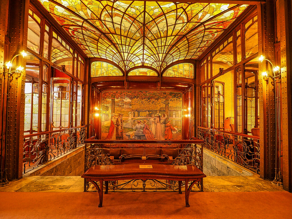 Cuatro edificios Art Nouveau de Victor Horta en Bruselas en un carrete ...